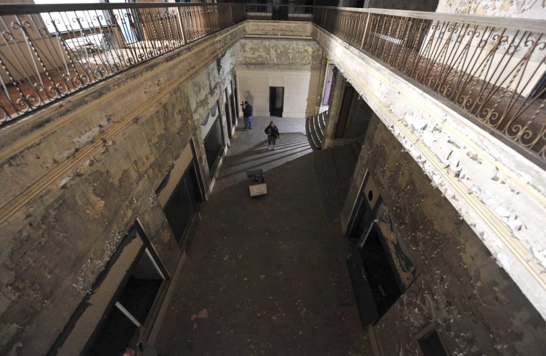 New era nears for Warden Plaza | News, Sports, Jobs - Messenger News